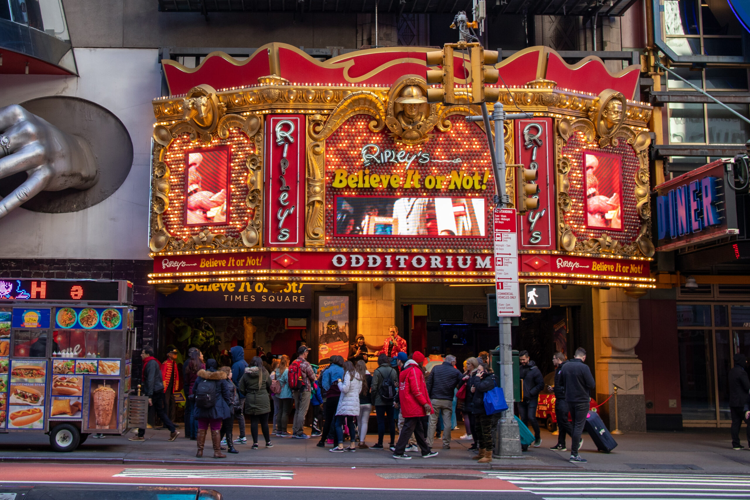 Alexander Resnik Street Photography